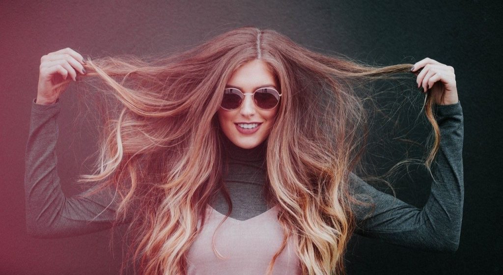 Henna gloss: tratamiento de color para cuidar tu cabello